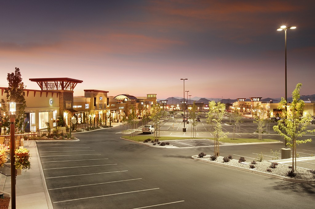 Summit Sierra Lifestyle Center - Q&D Construction